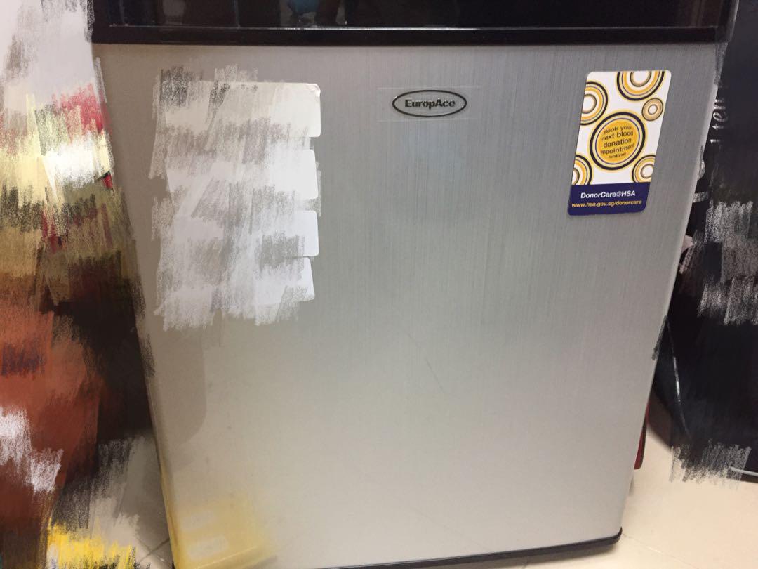 EuroAce Mini Bar Fridge, TV & Home Appliances, Kitchen Appliances ...