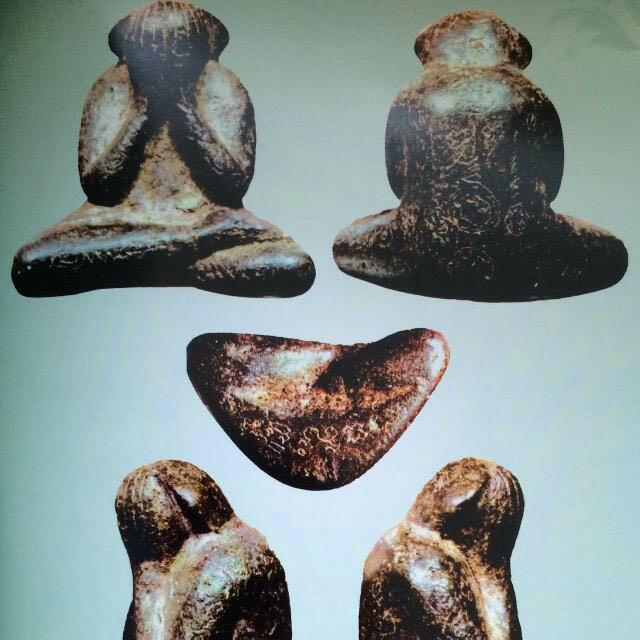 LP Khron aka Tok Raja signature pidta. Market price MY80k so don’t ask ...