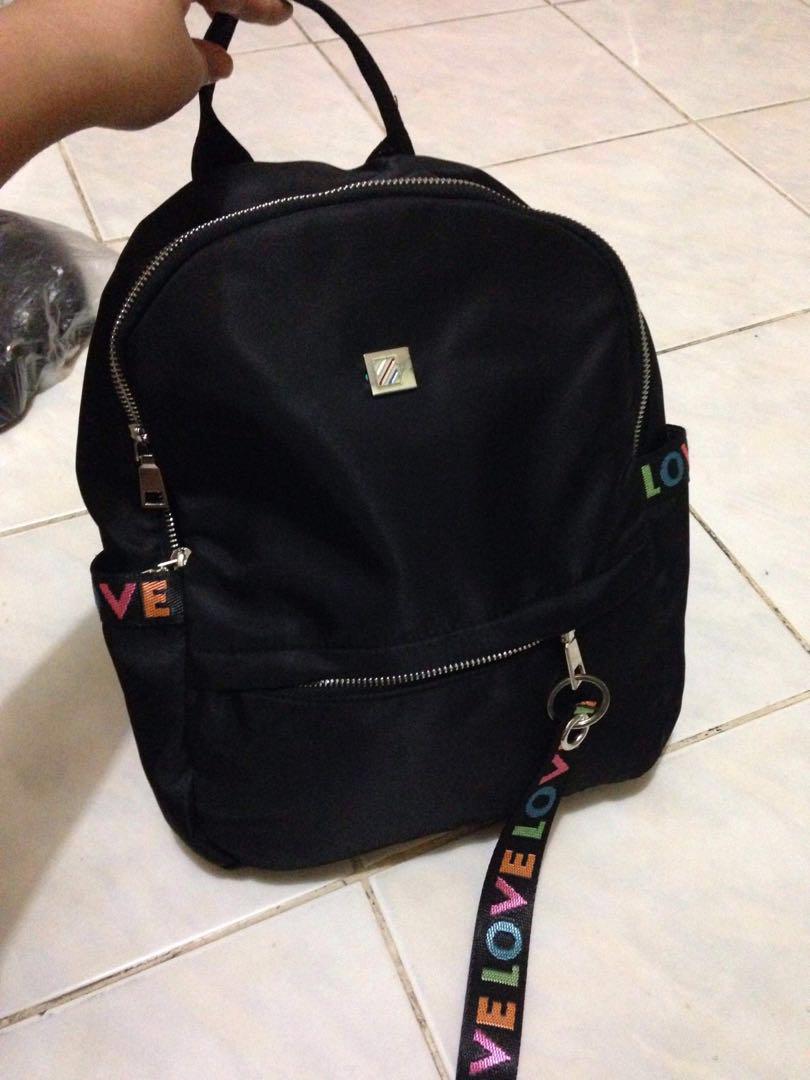 SM grab backpack, Women's Fashion, Bags & Wallets, Backpacks on Carousell