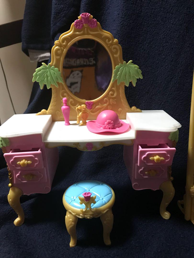 Barbie As The Island Princess getting ready with tallulah playset ...