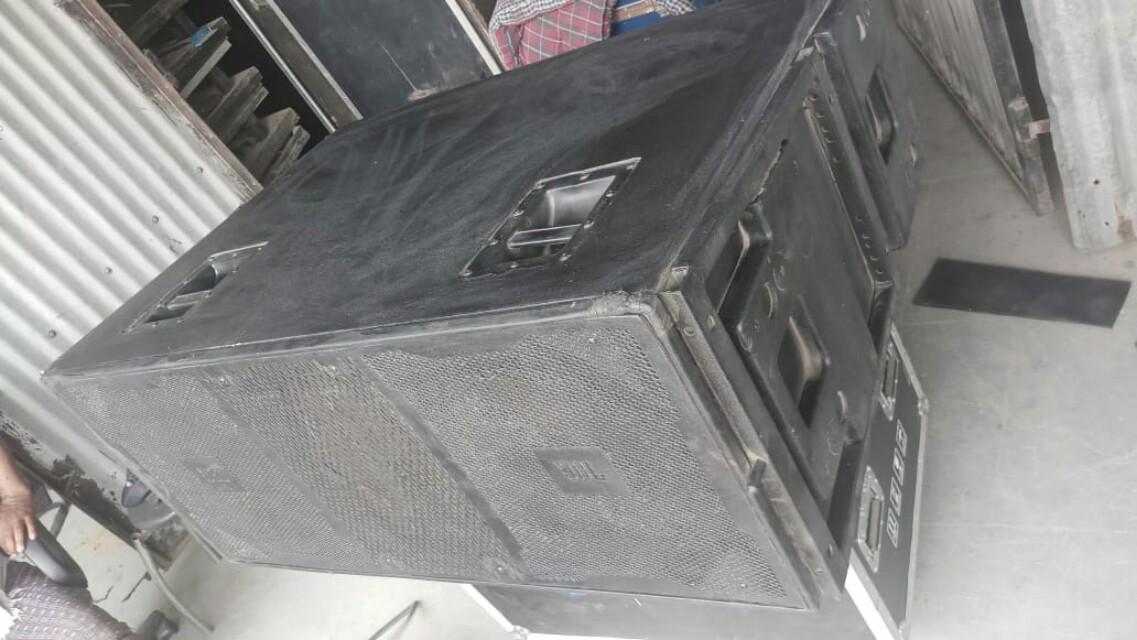 JBL VERTEC 4889 Line Array Loud Speaker System, Hobbies & Toys, Music ...