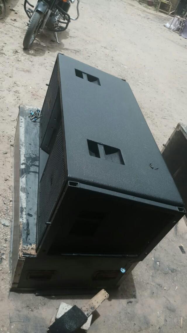 JBL VERTEC 4889 Line Array Loud Speaker System, Hobbies & Toys, Music ...