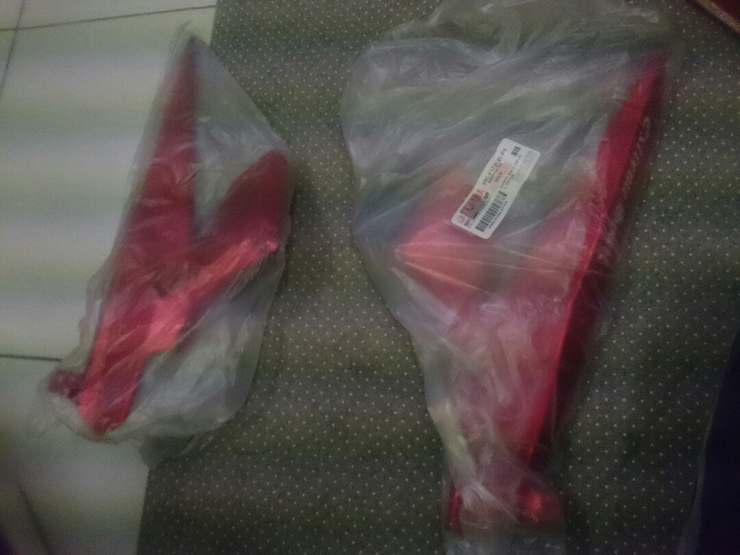 Yamaha lc 5speed side cover and foot stand ori motor red colour ...