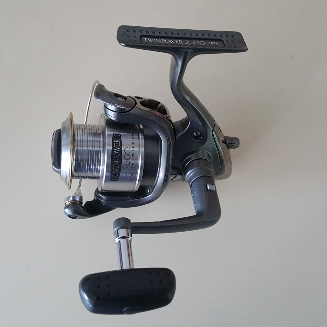 Shimano TWINPOWER 2500 reel - Unbelievably Smooth!, Sports Equipment ...