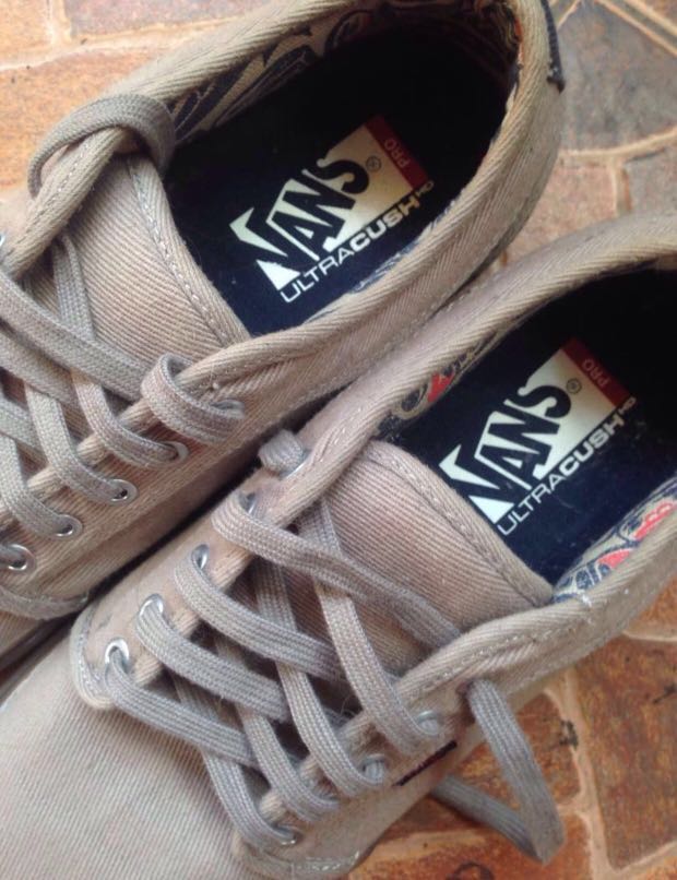 VANS chukka gumsole, Men's Fashion, Footwear, Sneakers on Carousell