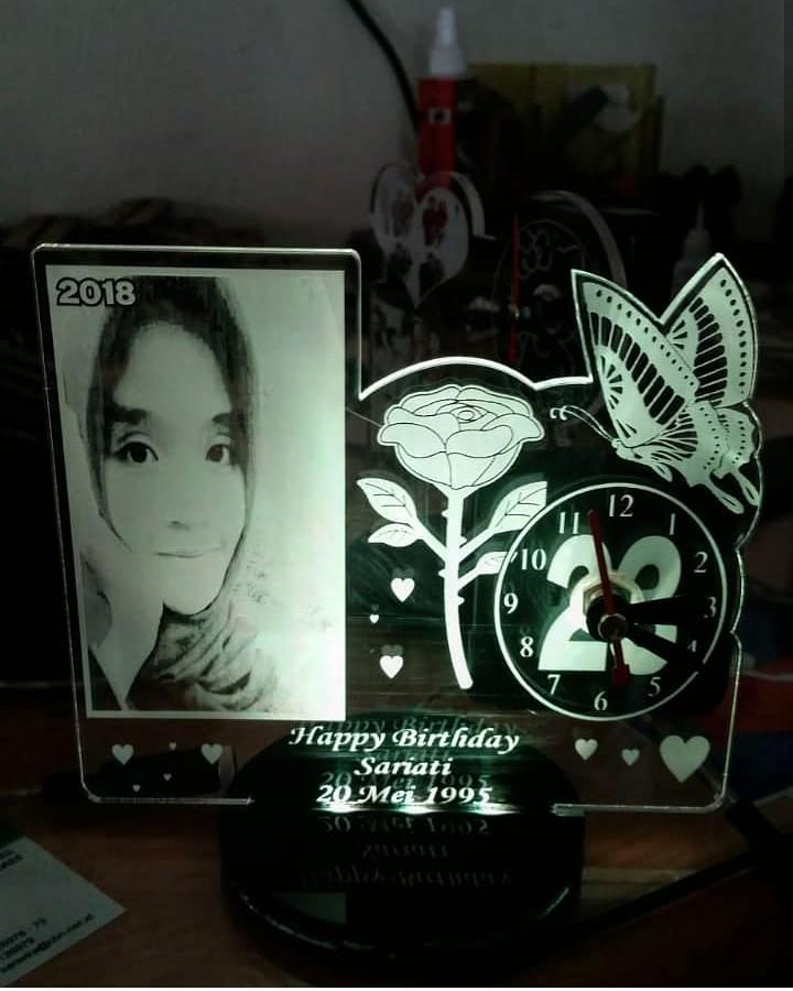 Lampu hias LED foto acrylic akrilik kado unik lucu custom ulang tahun ...