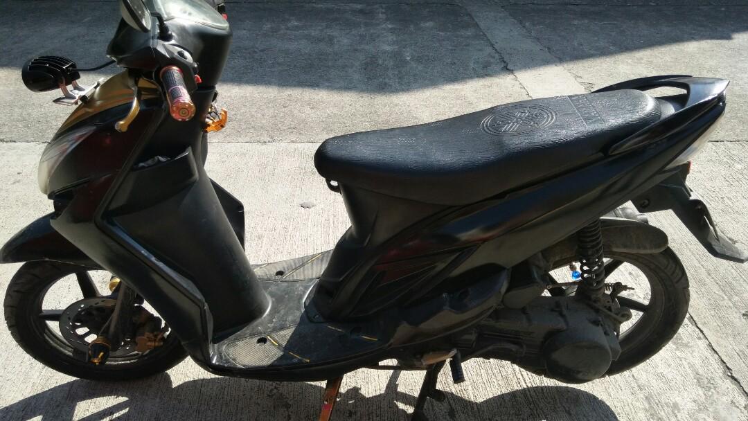 Rusi Mio Clone Black Gold Scooter 125 150, Motorbikes on Carousell