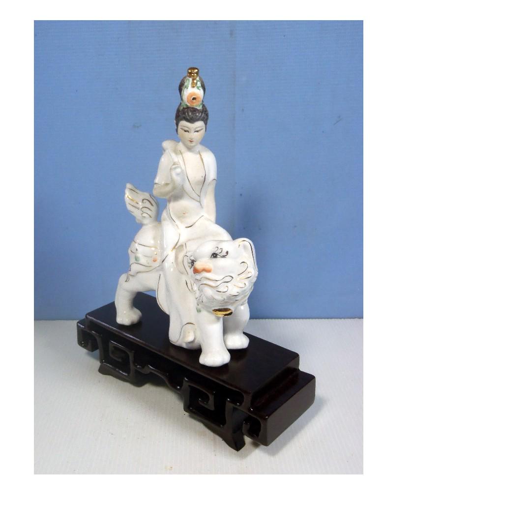 Vintage ceramic statue Kwan Yin On Foo Dog display wood stand circa ...