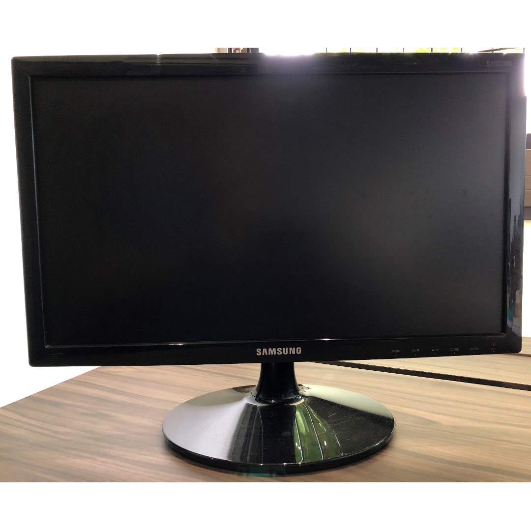 Samsung 19" LED Computer Monitor (S19D300), Computers & Tech, Parts ...