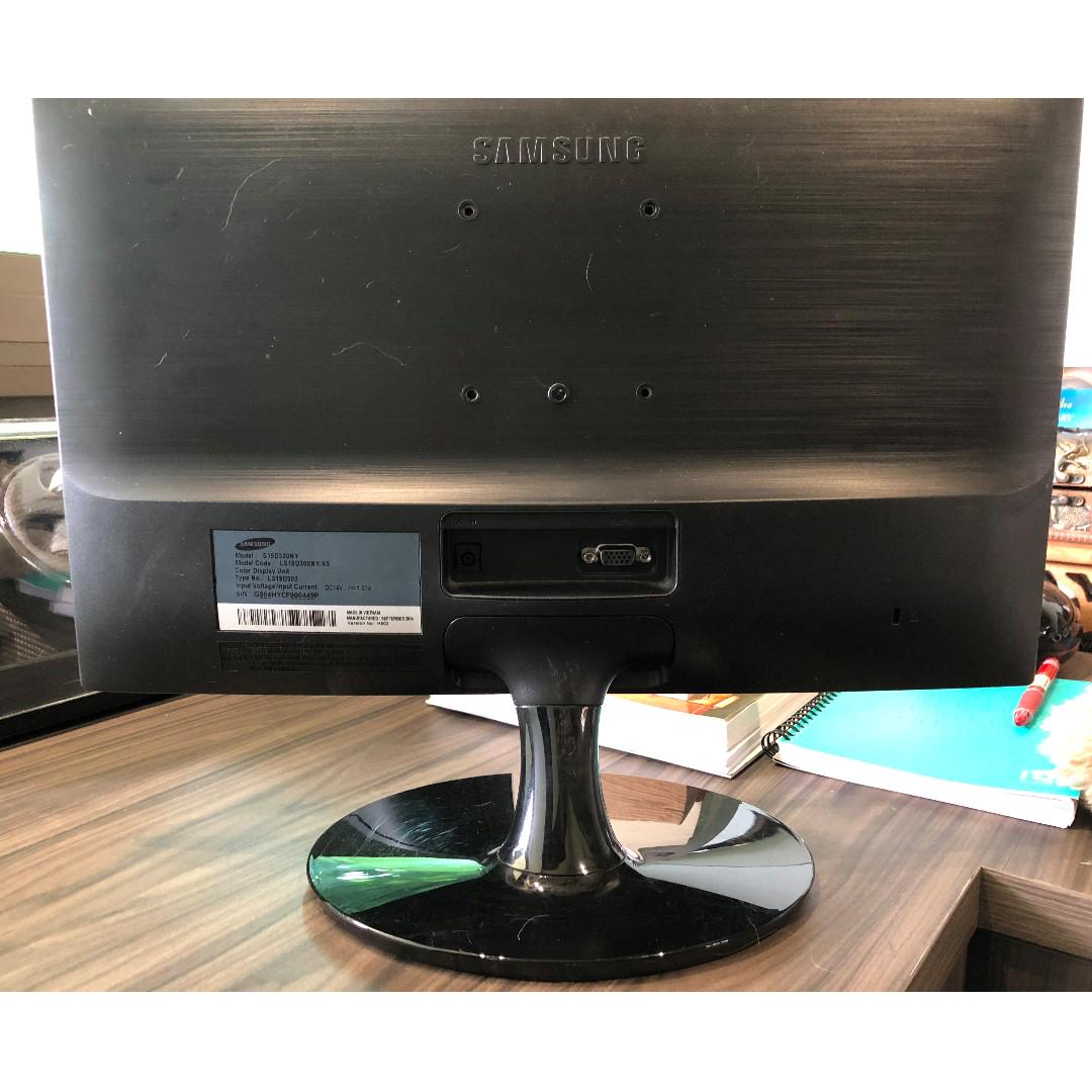 Samsung 19" LED Computer Monitor (S19D300), Computers & Tech, Parts ...