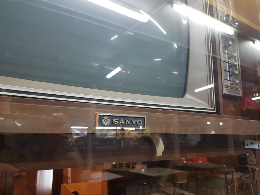 Vintage boxed TV/ TV cabinet, Hobbies & Toys, Memorabilia ...