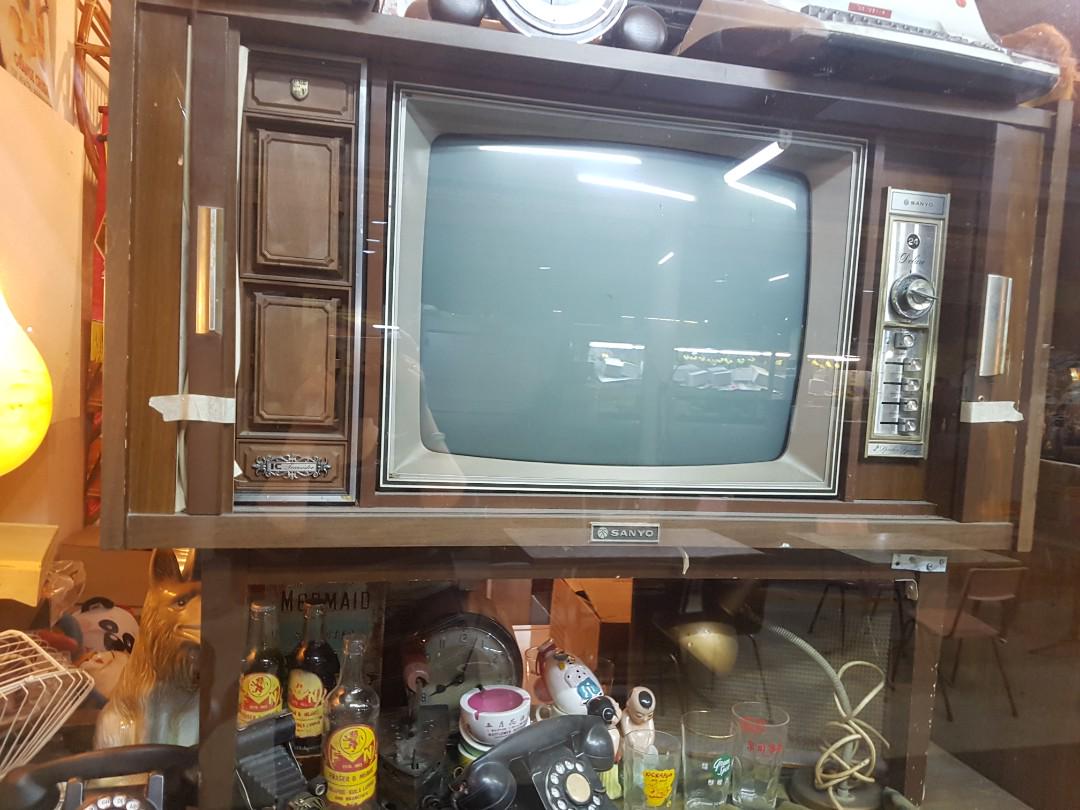 Vintage boxed TV/ TV cabinet, Hobbies & Toys, Memorabilia ...