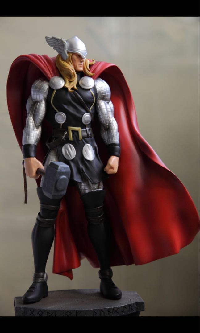 Bowen Designs Modern Thor Museum Statue Marvel, Hobbies & Toys, Toys ...