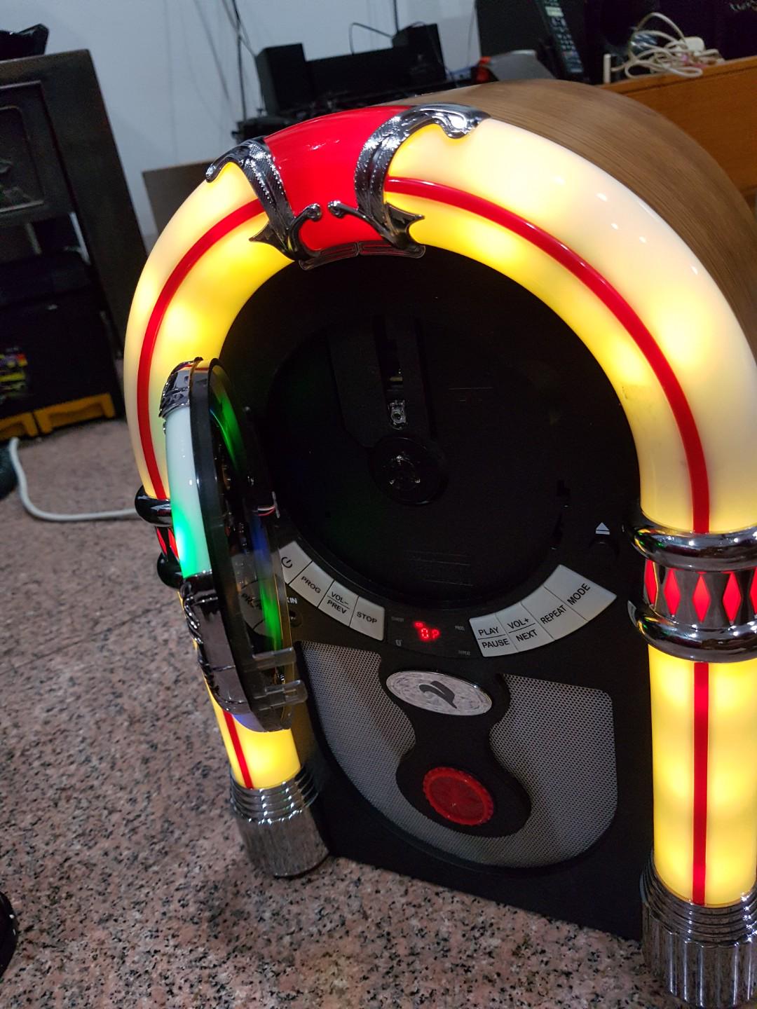 Mini vintage jukebox speaker cute audio player radio, Audio, Portable ...