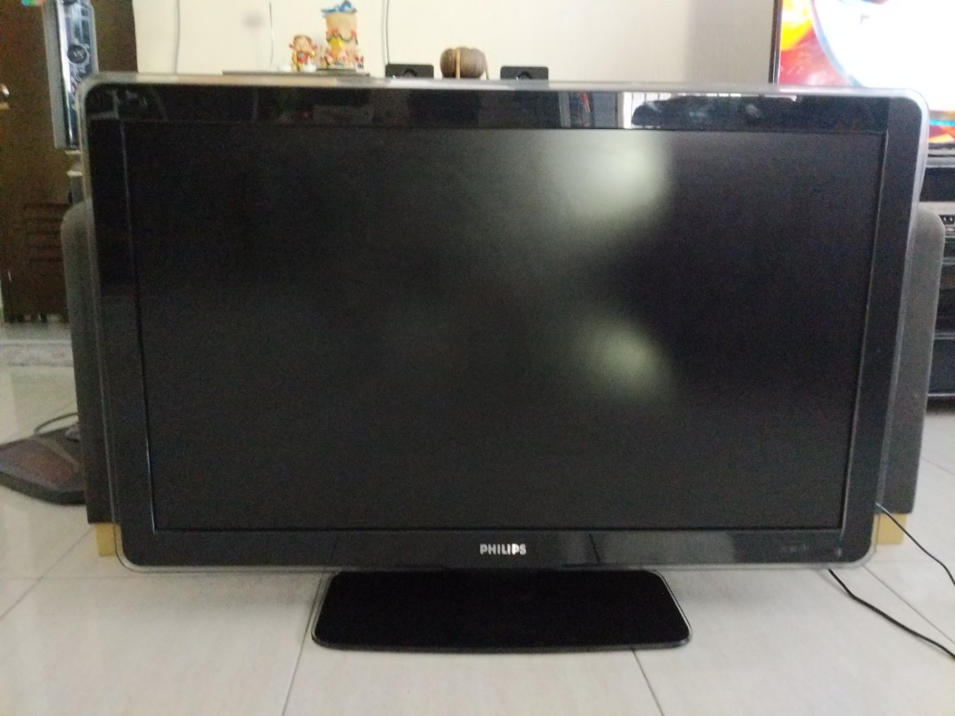 Philips 40' LCD tv, TV & Home Appliances, TV & Entertainment, TV Parts ...