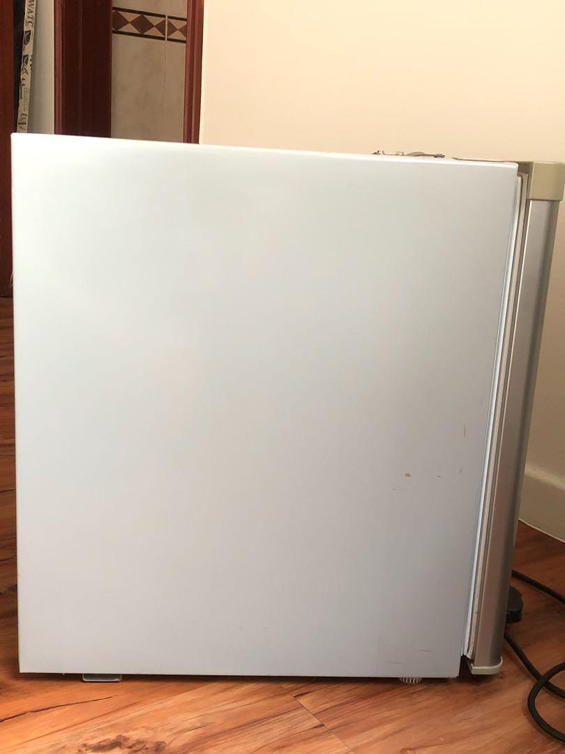 Silver Mini Fridge!, TV & Home Appliances, Kitchen Appliances ...
