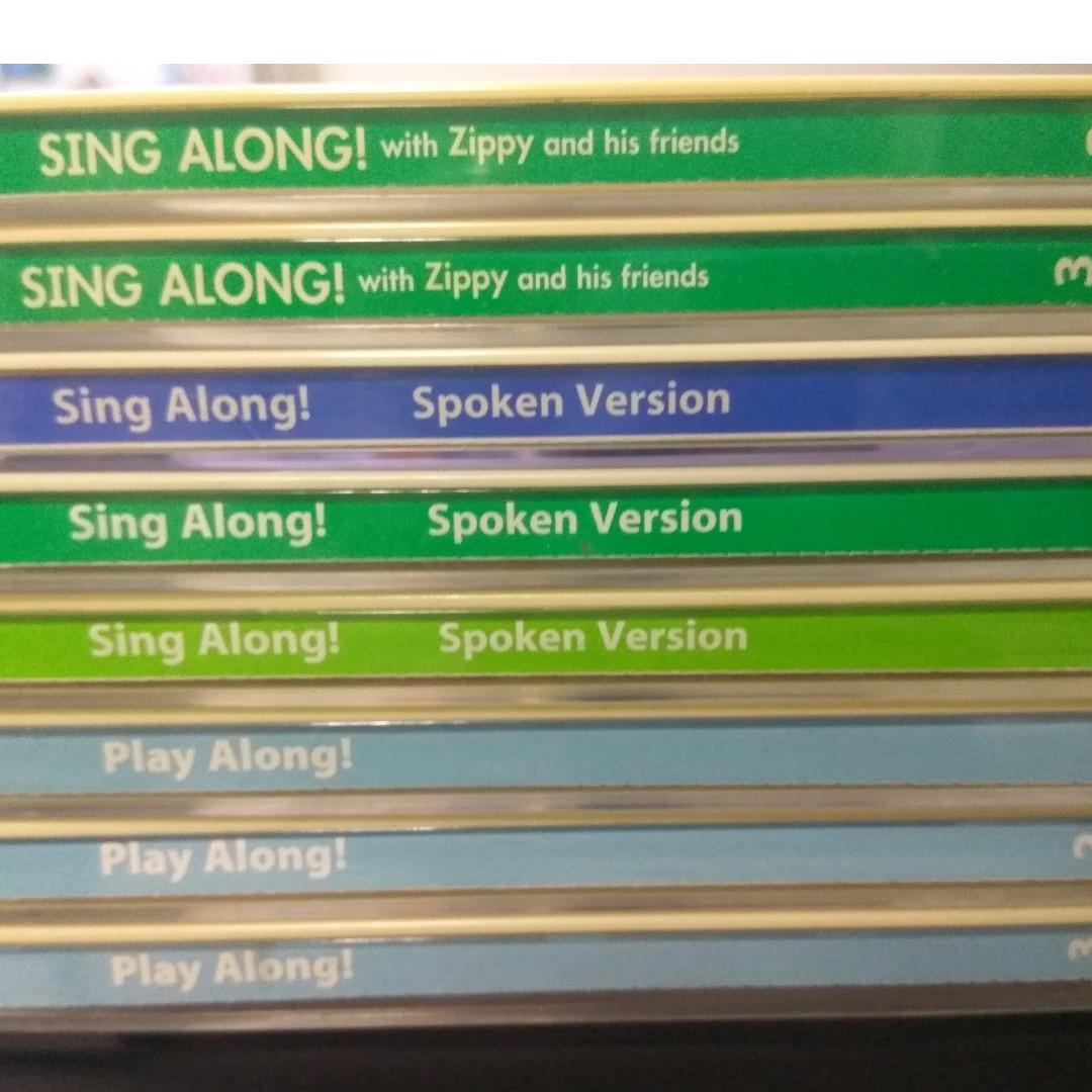 迪士尼美語 SING ALONG! PLAY ALONG! CD, 興趣及遊戲, 書本 & 文具, 小說 & 故事書 - Carousell