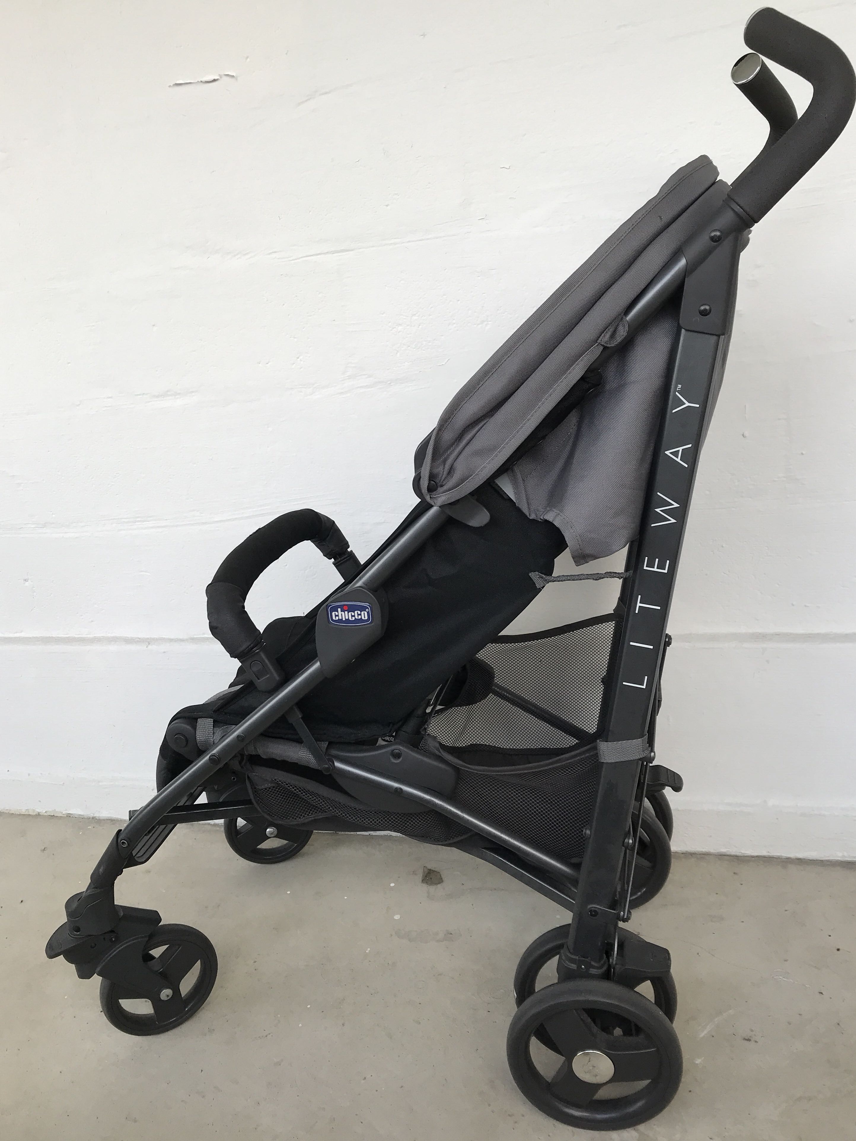 Chicco Stroller - Light Weight, Babies & Kids, Going Out, Strollers on ...