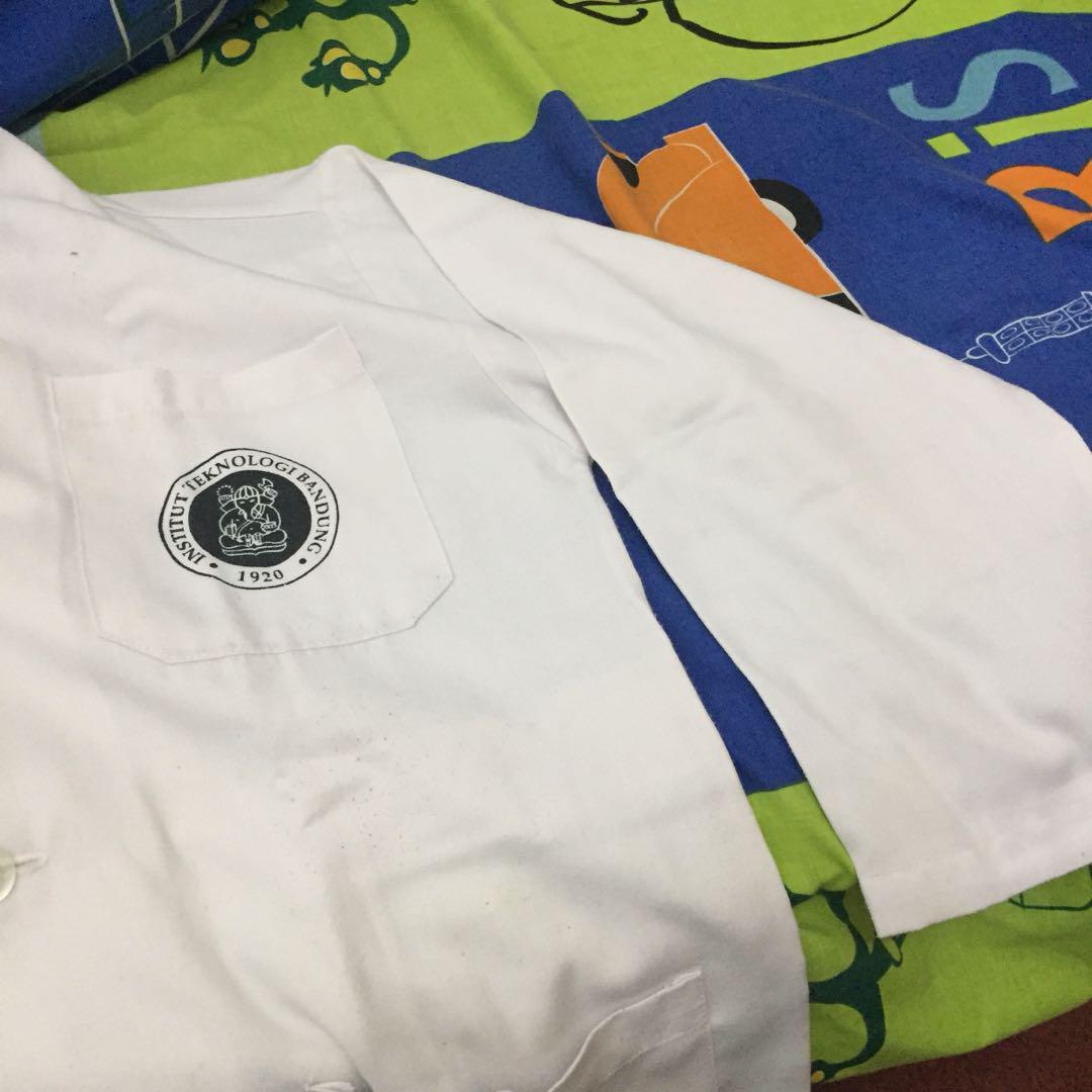 Jas laboratorium ITB, Barang Yang Dicari di Carousell