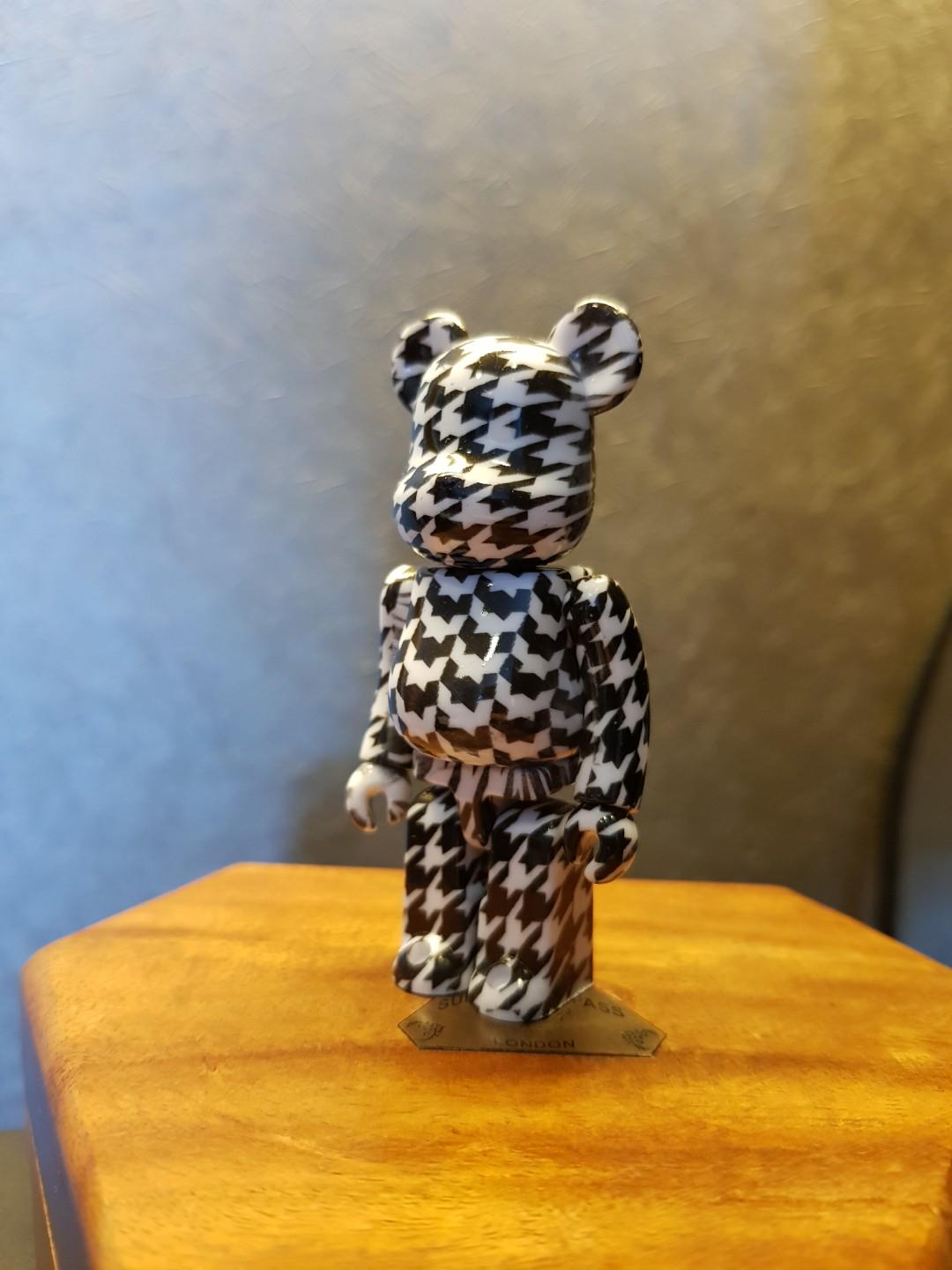 Pattern Houndstooth Bearbrick 100% Series 36, Hobbies & Toys, Toys ...
