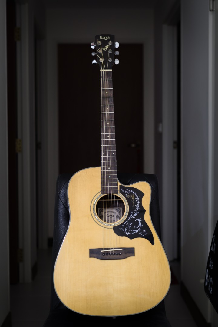 Saga Acoustic Guitar with Shadow Electronics, Hobbies & Toys, Music ...