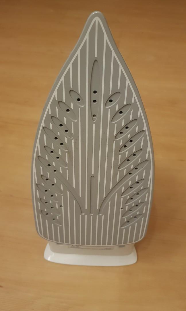 Severin Steam Iron, TV & Home Appliances, Irons & Steamers on Carousell