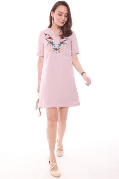 ACW Embroidery Relaxed Shirt Dress in Dusty Pink, Women's Fashion, Tops ...