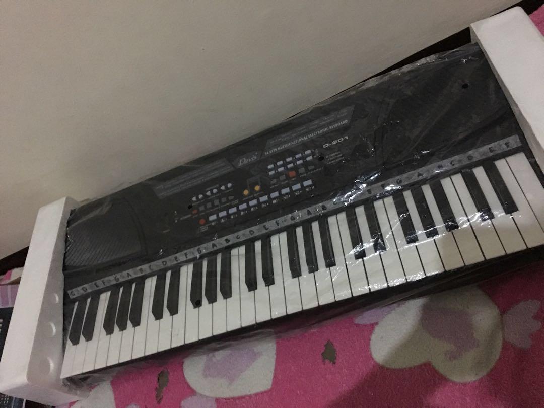 Davis Electronic Keyboard (54 keys), Hobbies & Toys, Music & Media ...