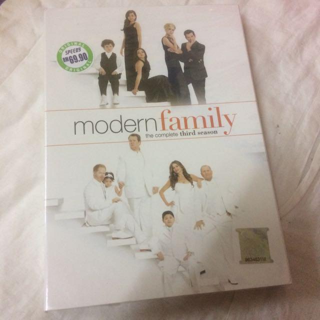 Modern Family Season 3, Hobbies & Toys, Music & Media, CDs & DVDs on ...