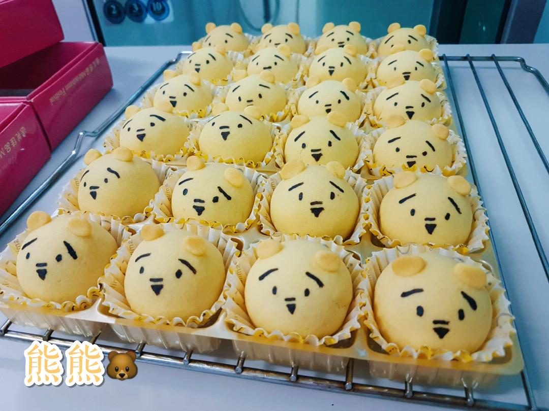 Winnie Pooh Bear Egg Yolk Mooncake, Food & Drinks, Homemade Bakes on ...