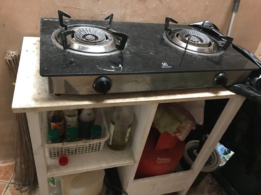 2 burner gas stove with gas tank -still with gas inside .( for pick up ...
