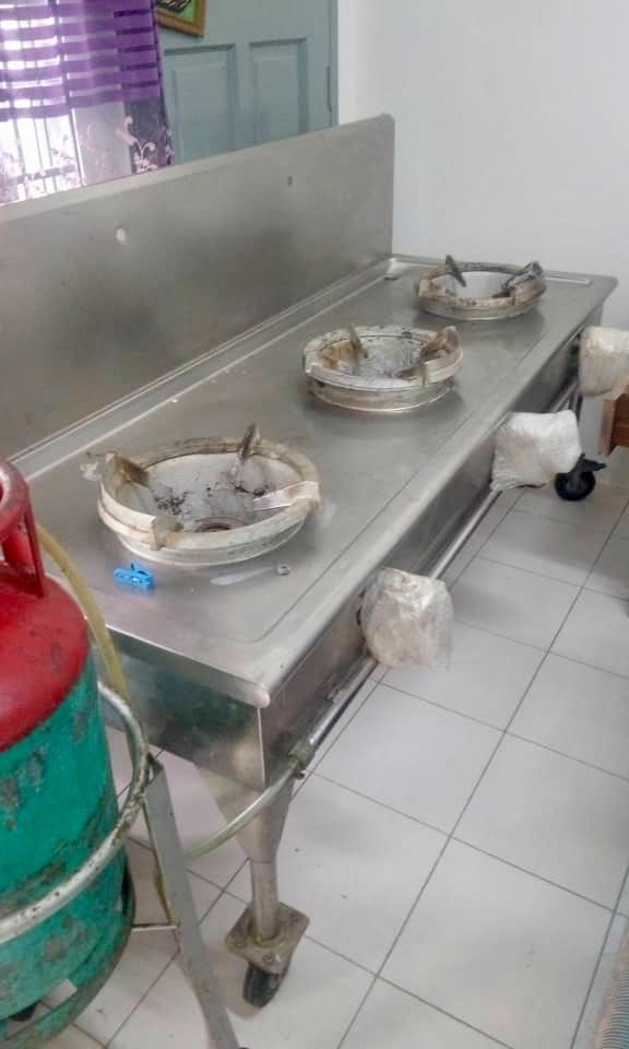 Commercial Gas Stove - Dapur 3 tungku, TV & Home Appliances, Kitchen ...