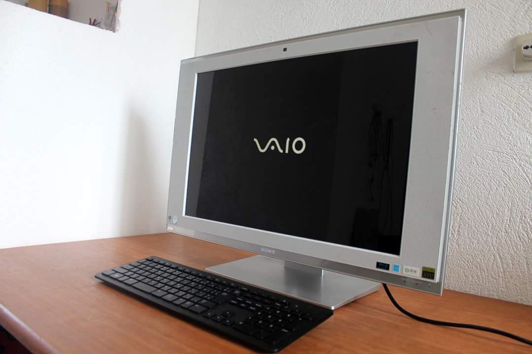 Sony Vaio 24 inch Full HD All in One Pc Windows 10 4 GB ram Core2duo ...