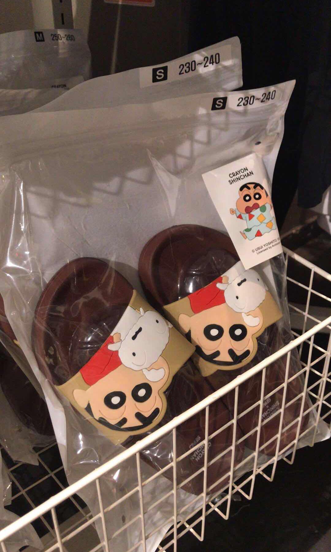 SPAO x Crayon Shin Chan Slipper, Women's Fashion, Footwear, Flipflops ...