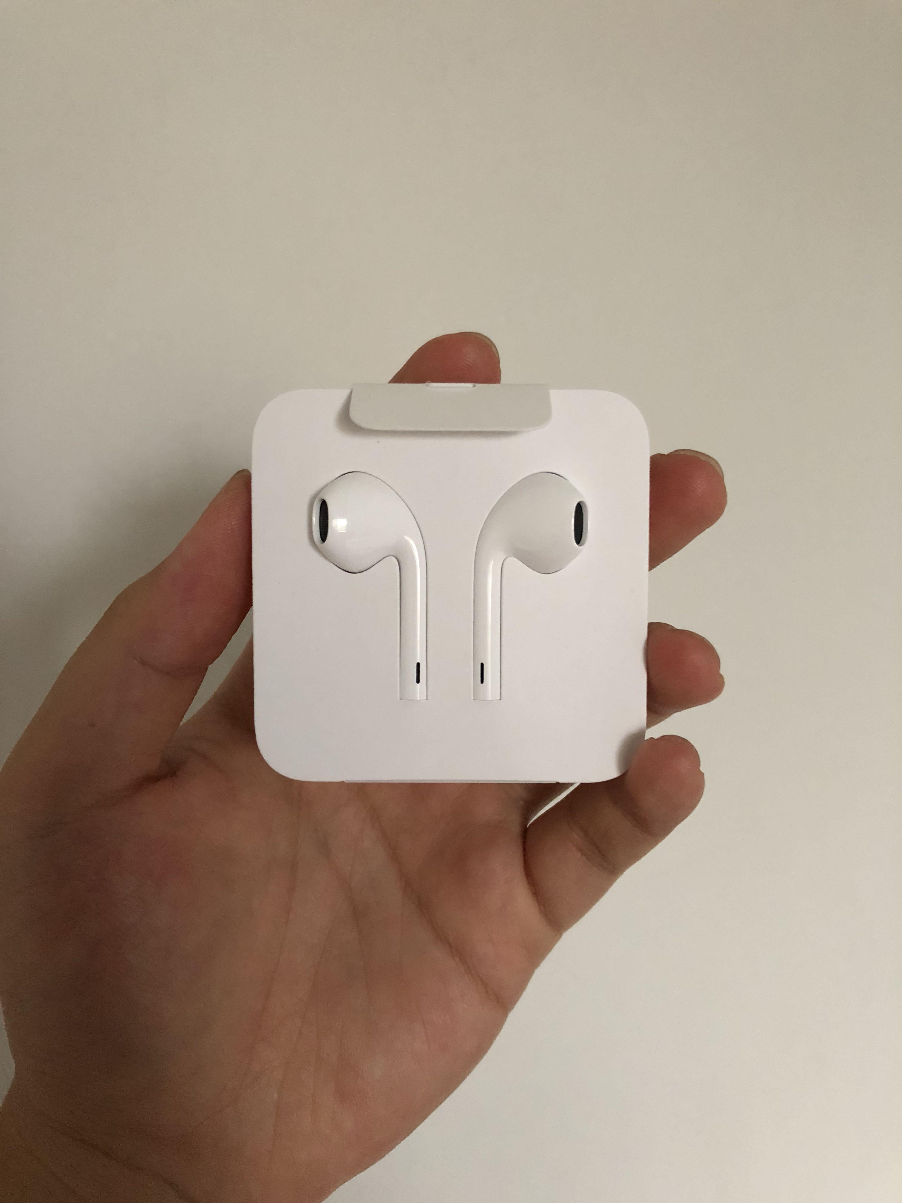 New Lightning Apple EarPods, Audio, Earphones on Carousell