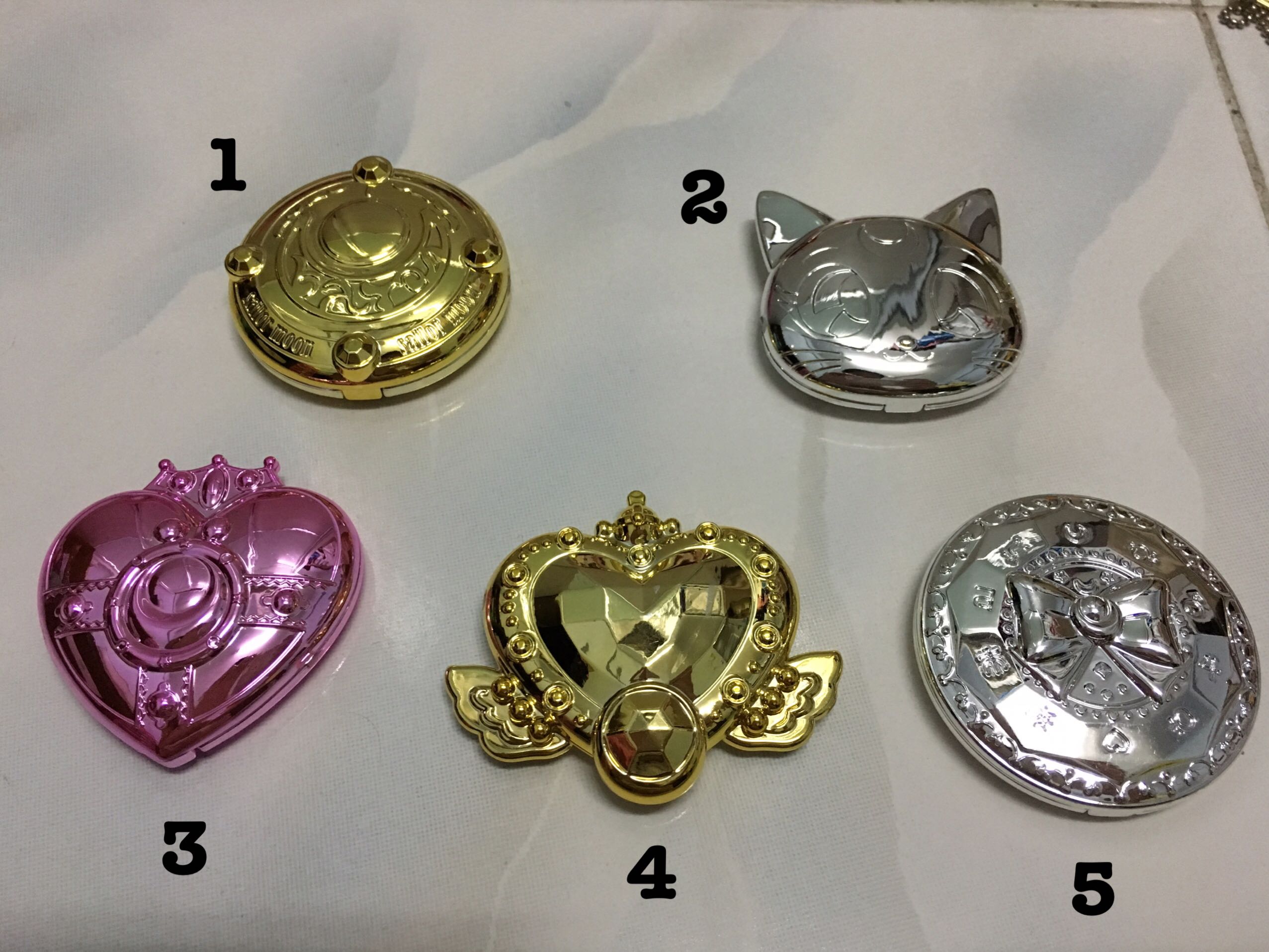 Sailor moon compact mirror gashapon, Hobbies & Toys, Collectibles ...