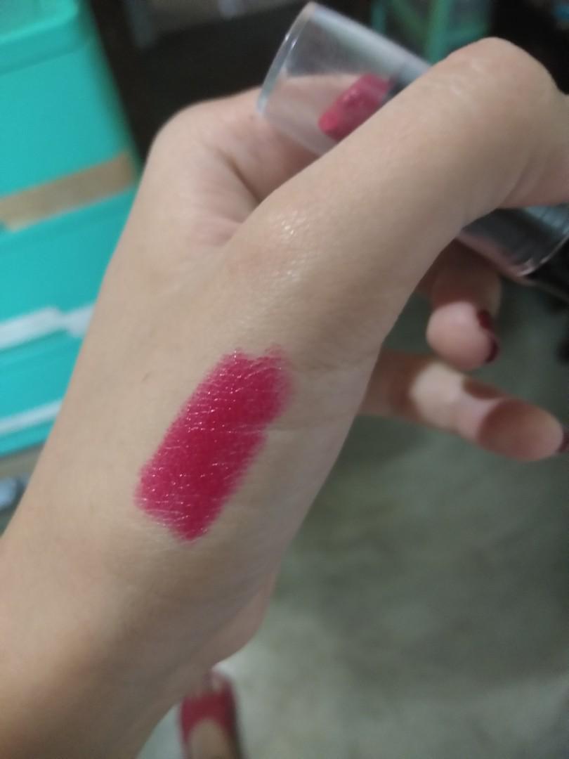 Wet n wild ( Hot Red Rouge feu), Beauty & Personal Care, Face, Makeup ...