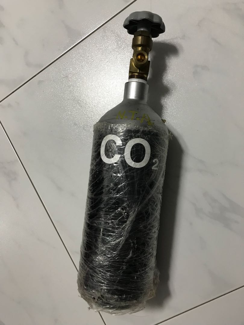 CO2 Tank 2L, Pet Supplies, Homes & Other Pet Accessories on Carousell