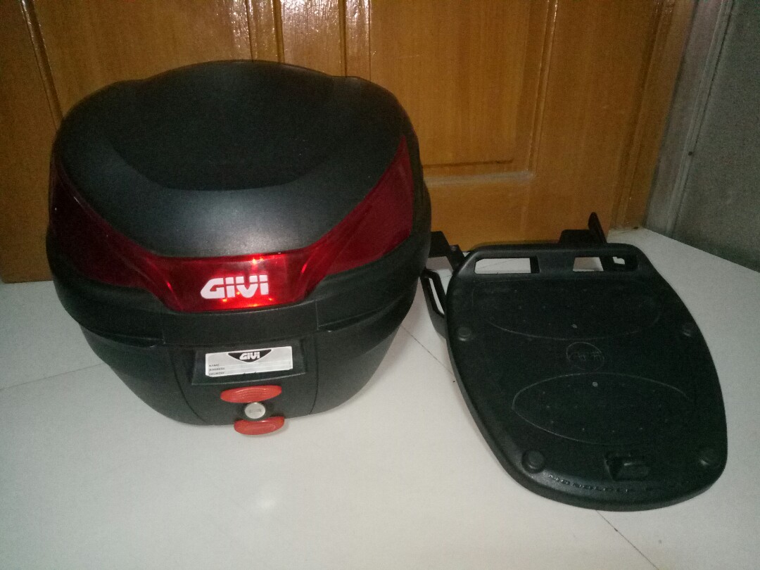 Original Givi Box with original Givi Bracket, Car Parts & Accessories ...