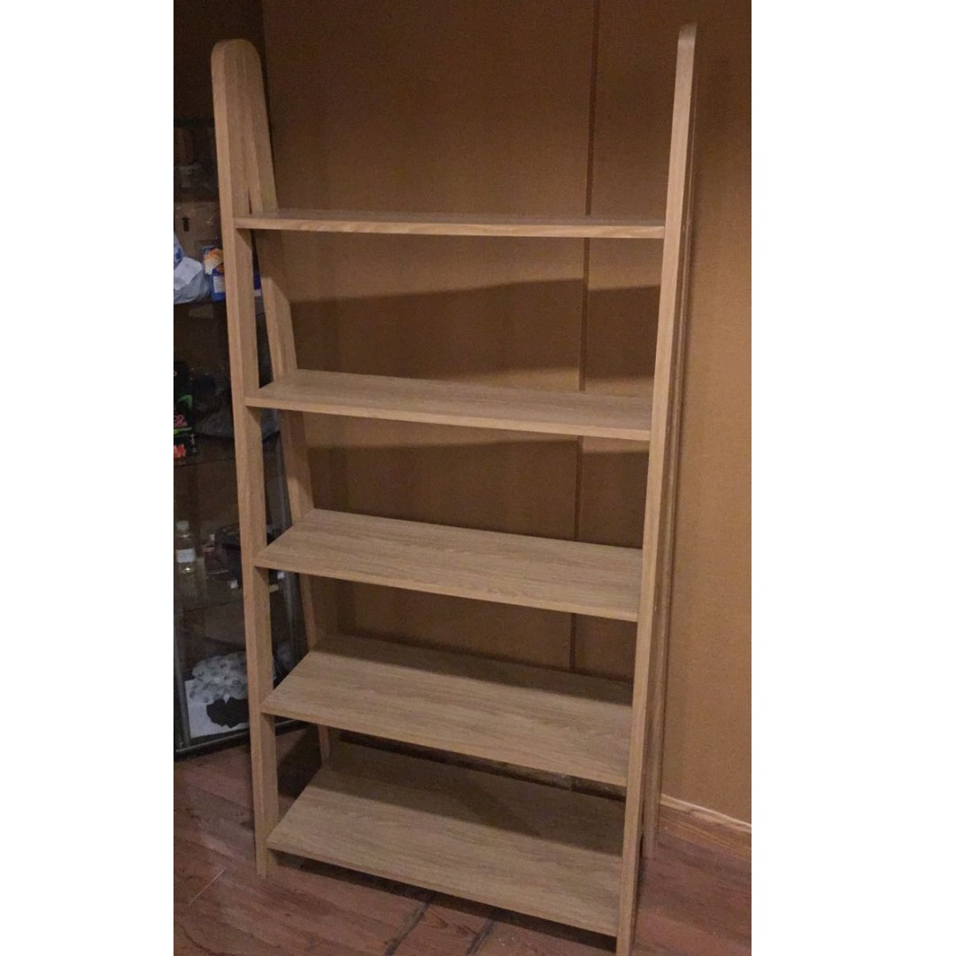 Rak Stand Buku , Hiasan, Perabotan Rumah di Carousell