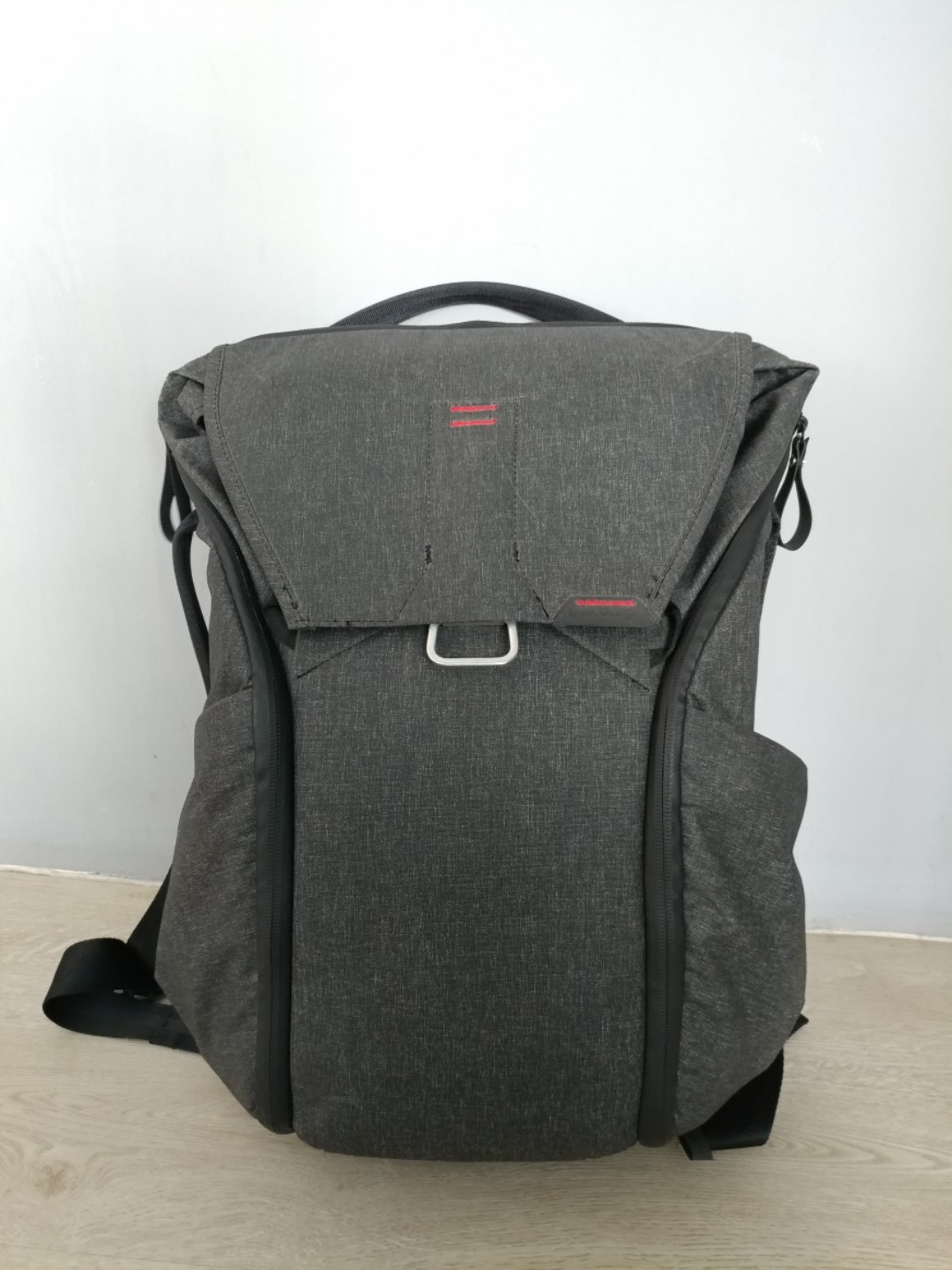 Peak Design Everyday Backpack 20L Charcoal Grey, Men's Fashion, Bags ...