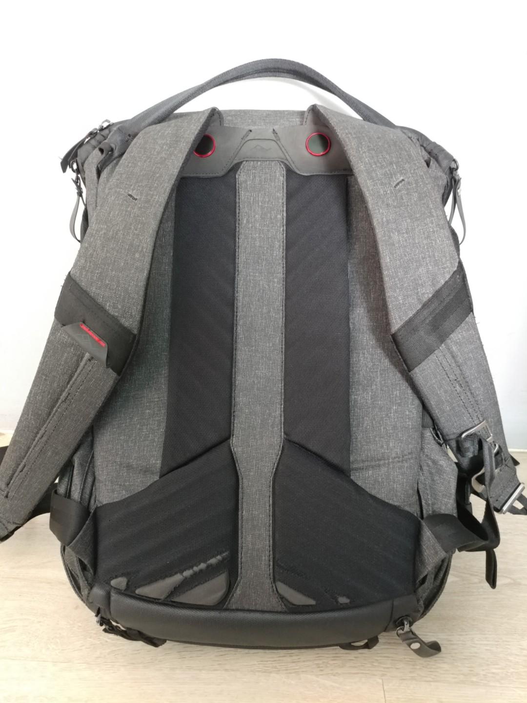 Peak Design Everyday Backpack 20L Charcoal Grey, Men's Fashion, Bags ...