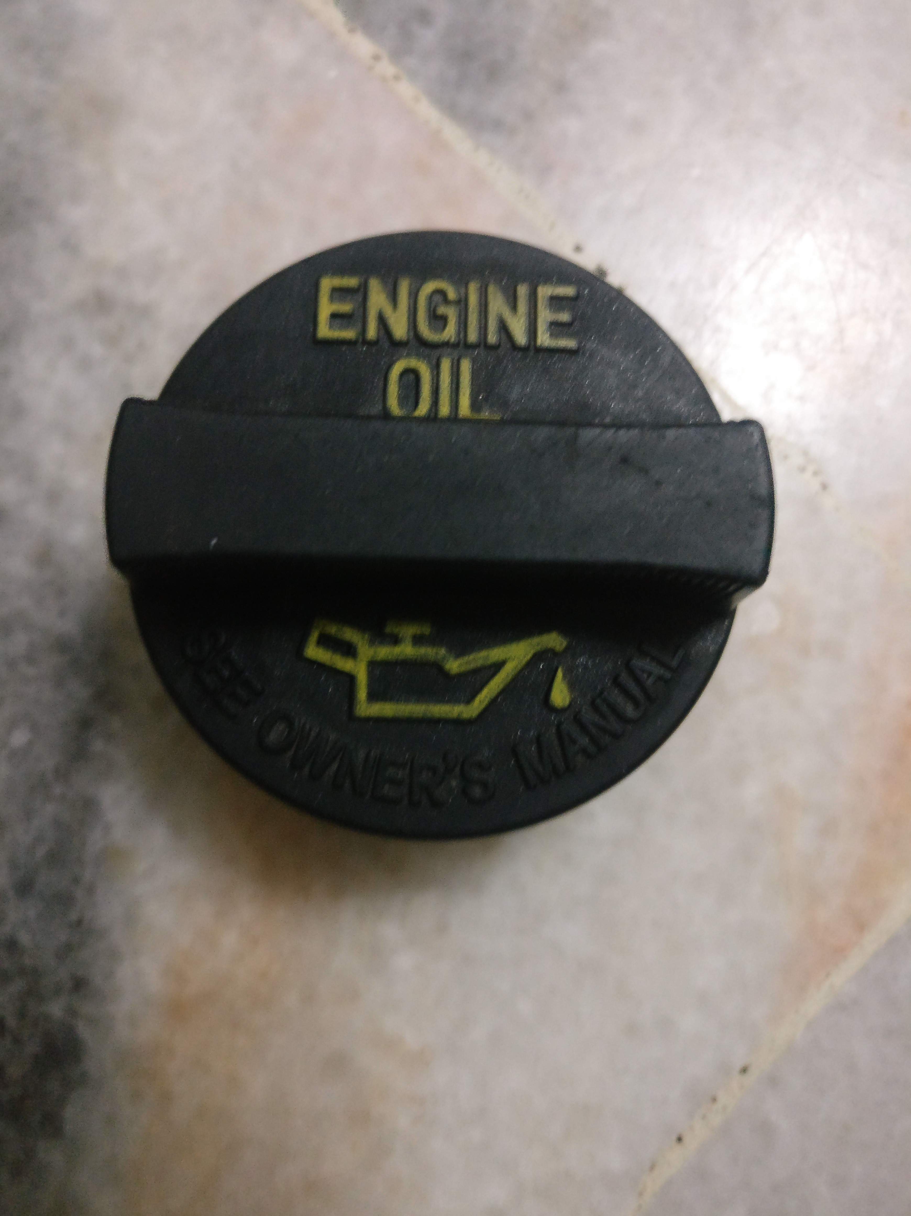 Suzuki Swift engine oil cap, Auto Accessories on Carousell