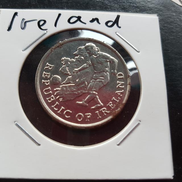 World Cup Medal Medallion token IRELAND #7 1990 by Caltex, Hobbies ...