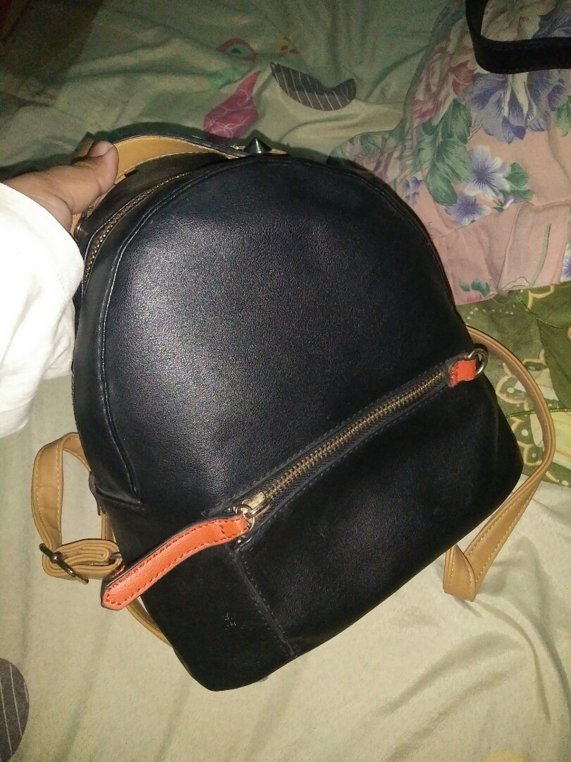 Backpak Miniso, Fesyen Wanita, Tas & Dompet di Carousell