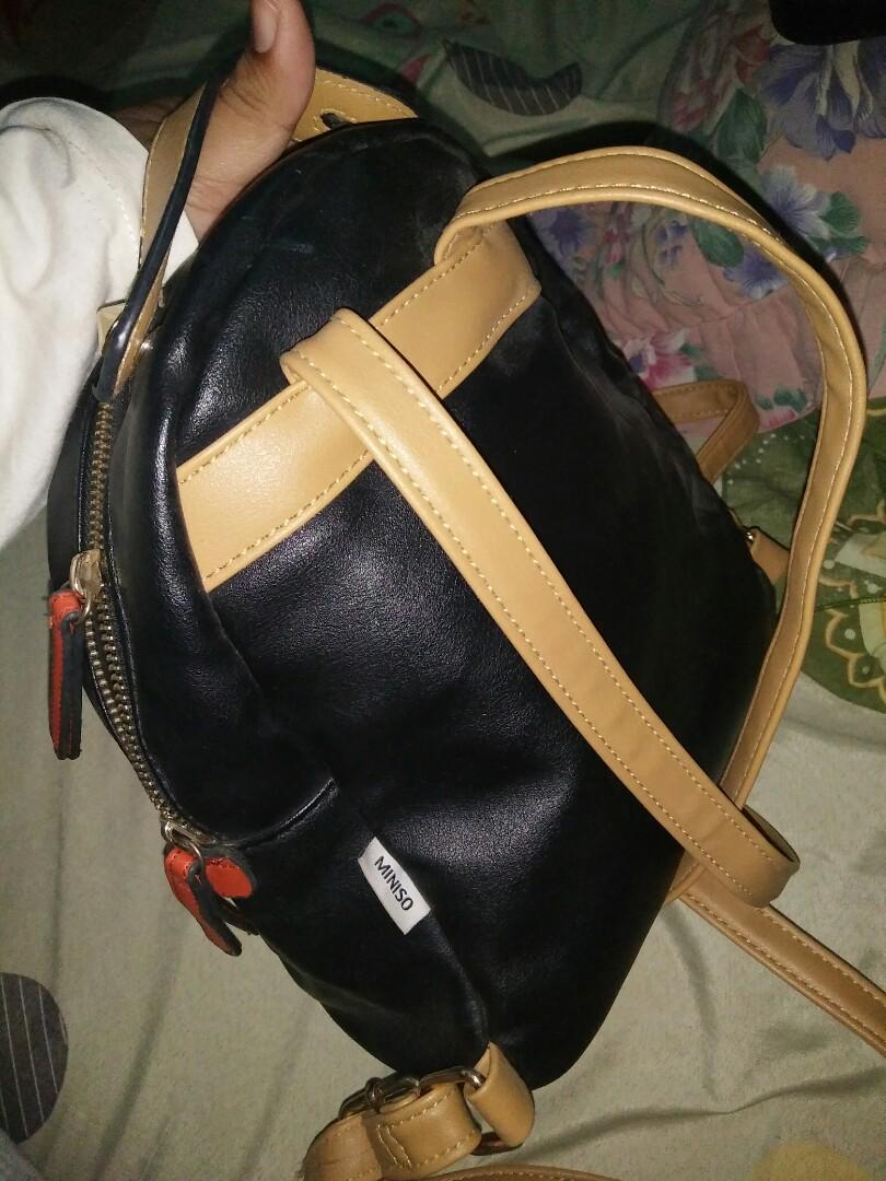 Backpak Miniso, Fesyen Wanita, Tas & Dompet di Carousell