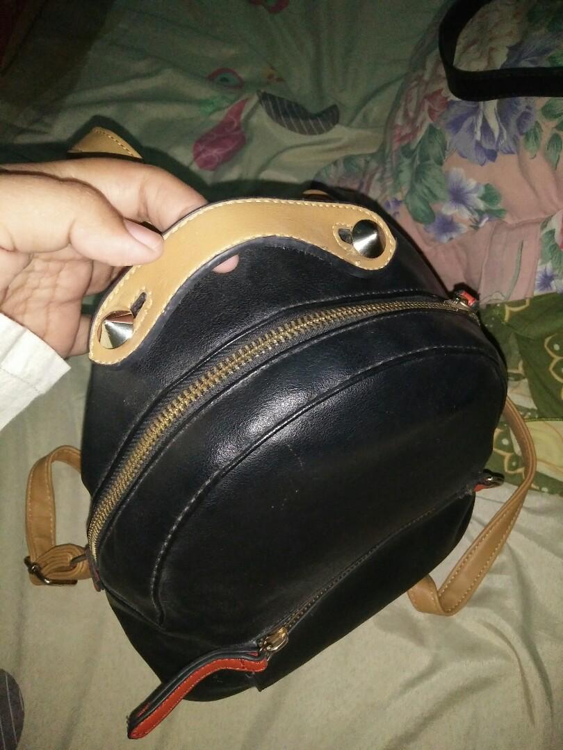 Backpak Miniso, Fesyen Wanita, Tas & Dompet di Carousell