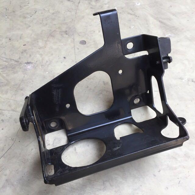 Harley Davidson XLH sportster battery bracket., Motorcycles, Motorcycle ...