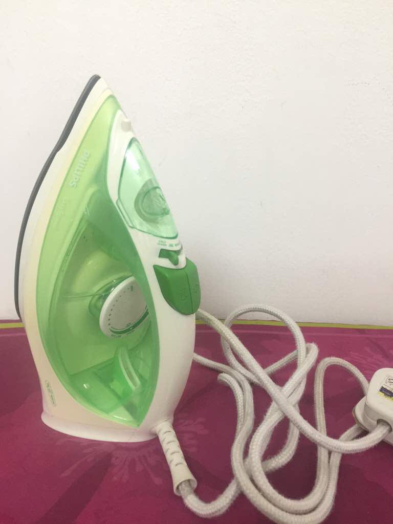 Philips Steam Iron Good Conditions TV Home Appliances Kitchen philips-steam-iron-good-conditions-tv-home-appliances-kitchen