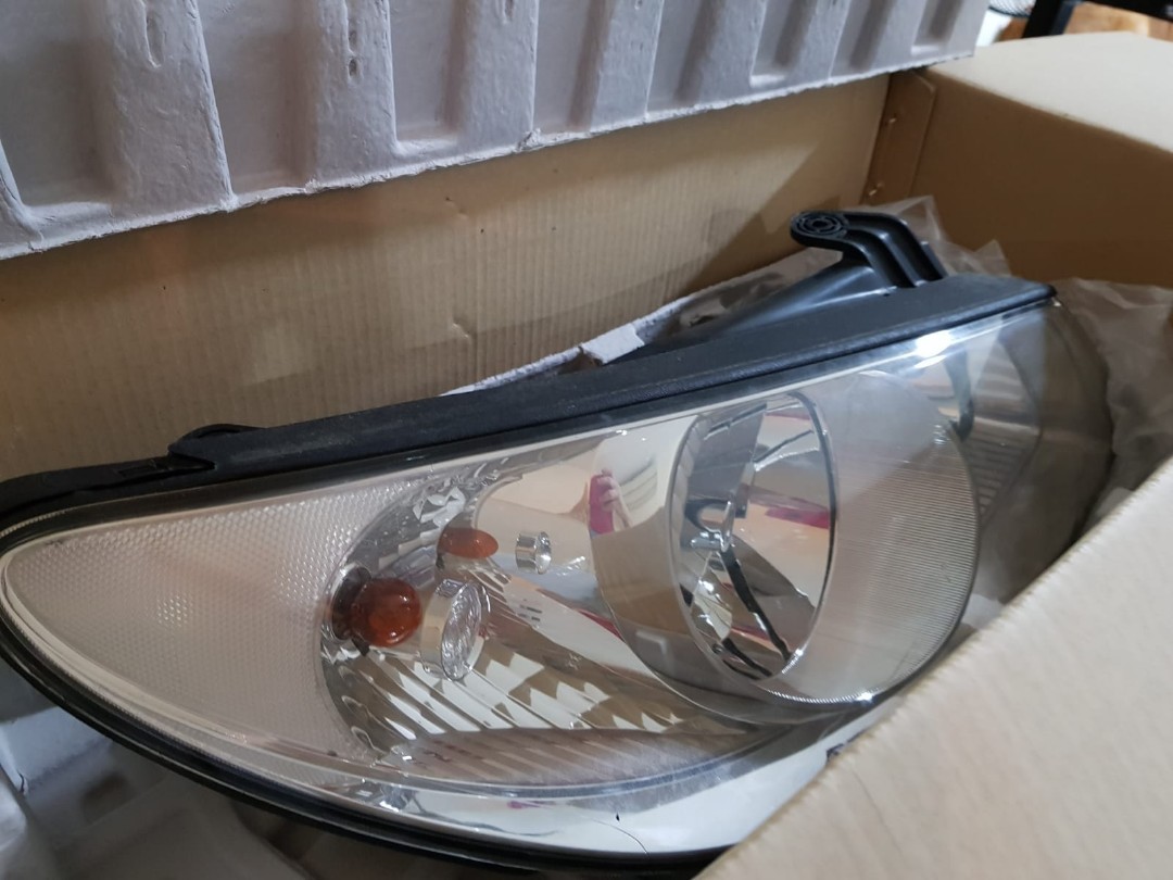 Brand new Hyundai Avante Headlight (right side), Car Accessories ...